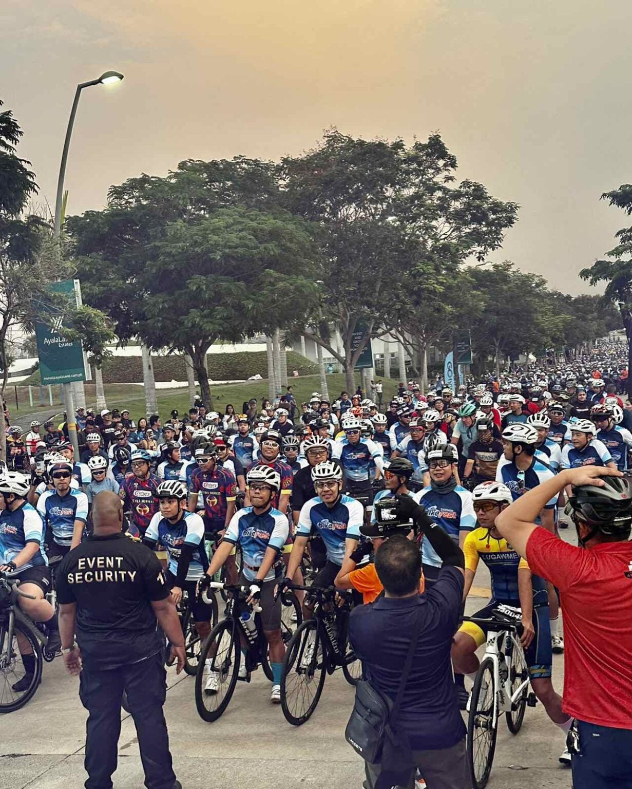 Shopwise bike fest gathers 2,400 - Robinsons Retail Holdings, Inc.