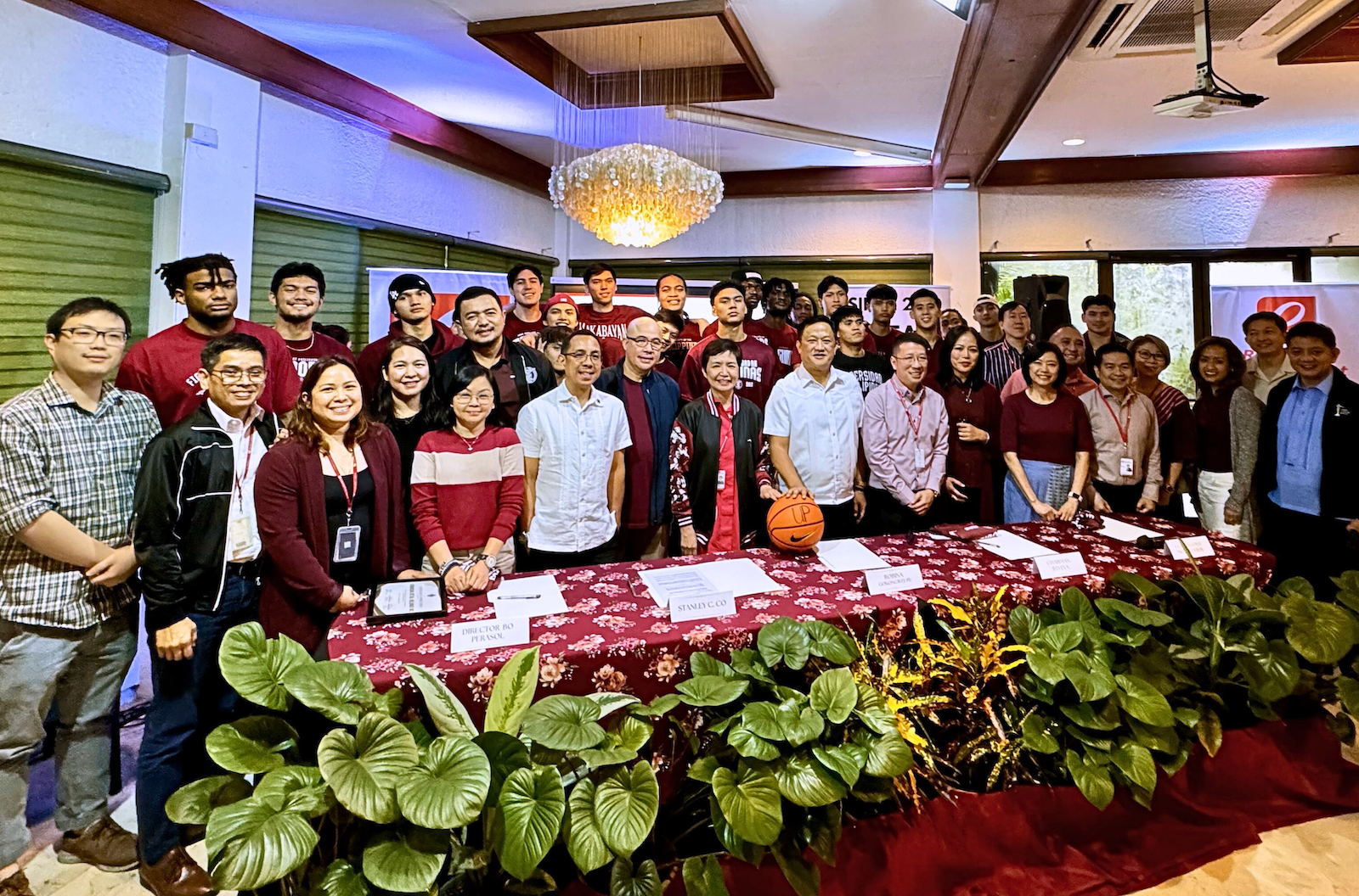 Robinsons Retail renews 15-year UP-MBT sponsorship - Robinsons Retail ...